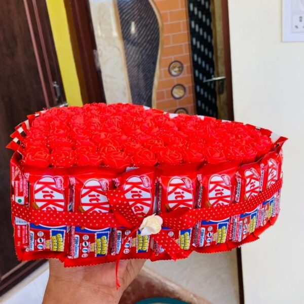 Kitkat Heart Bouquet - 26 Kitkat - VivaGifts