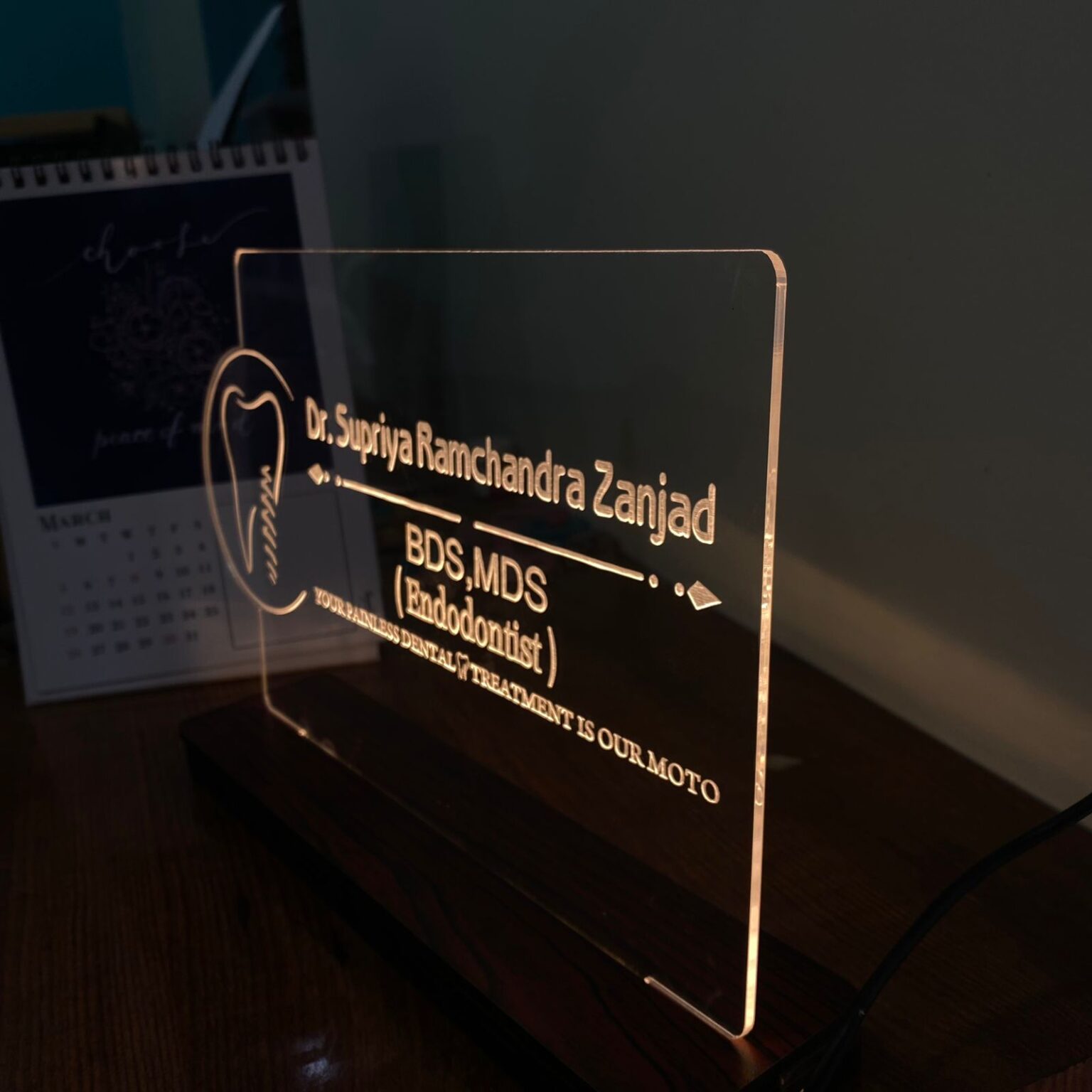 Best Gift For Doctors - Personalized LED Name Plate For Dentist ...